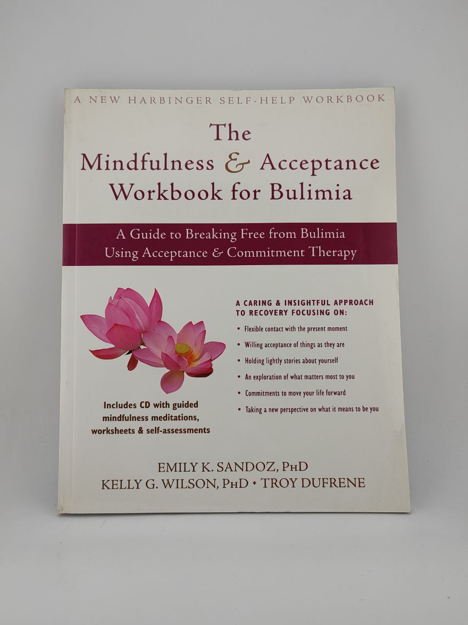 The Mindfulness and Acceptance Workbook - هیواد